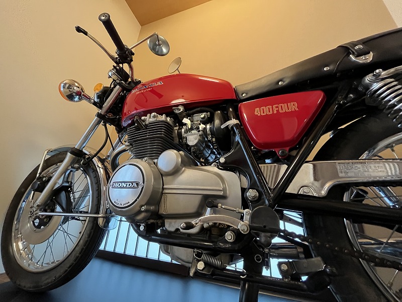 驚き‼憧れの絶版車‼ ホンダドリームCB400FOUR‼（ヨンフォア）が床の間に鎮座⁉ | 営業こぼれ話 | スタッフブログ | 新着情報・スタッフブログ | 枚方市で新築･注文住宅・建て替え ...